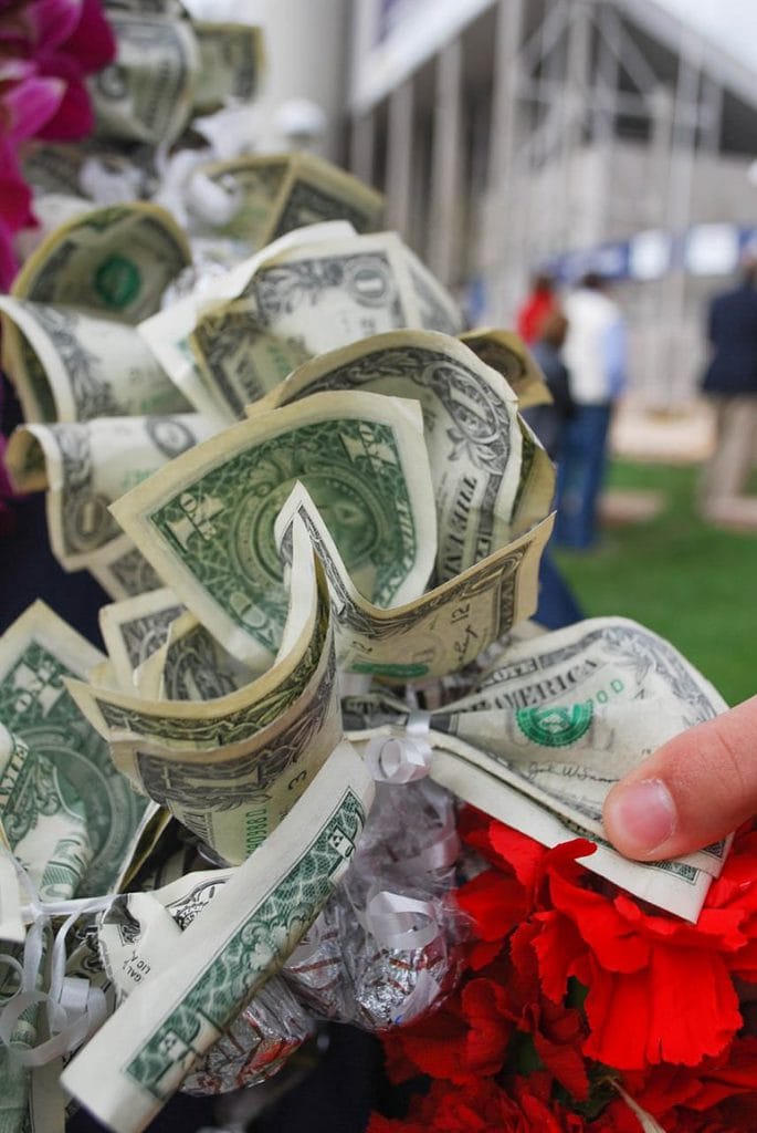 Money Lei | Graduation Gift Idea {Full Photo and Video Tutorial}