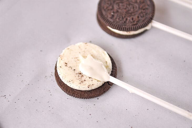 How to Make Chocolate Covered Oreos | by Leigh Anne Wilkes